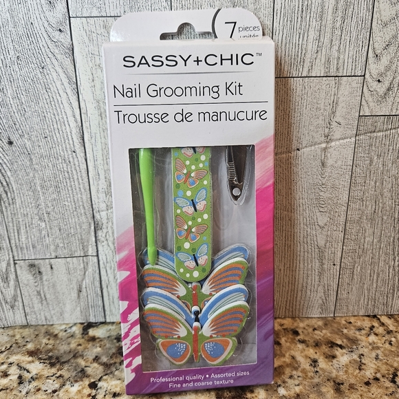 Sassy + Chic | Accessories | Sassy Chic Nail Grooming Kit 7 Piece ...